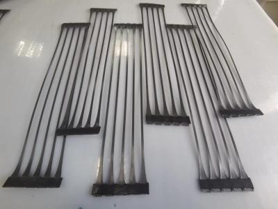 China 120KN HDPE Plastic Geogrid Mesh Reinforced Soil Retaining Walls Slope Stabilization for sale