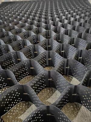 China HDPE Honeycomb Grid Erosion Control Geocell Retaining Wall Stabilizer For Driveway Gravel for sale