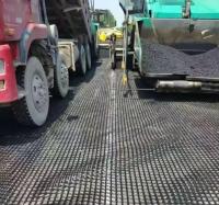 China 200-100 Kn/M Reinforced PET Polyester Geogrid For Foundation And Subgrade Stability for sale