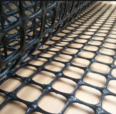 China Retaining Structures HDPE Plastic Geogrid  MSE Walls Slope  Stabilization Road Railway Embankments for sale
