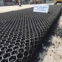 China Open Grid Mesh Type Asphalt Pavement Width 1m To 6m Designed to Enhance Pavement Strength and Reduce Surface Deformation for sale
