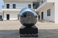 China Stainless Steel Polished Garden Apple Sculpture 145cm Height Customizable for sale