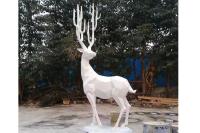 China Outdoor Fiberglass Deer Statue White Color 200cm Height Customizable Animal Sculpture for sale