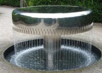 China Professional Stainless Steel 316L Garden Water Feature Fountain with Mirror Polishing - Custom Sizes Available with 35 Day Delivery for sale