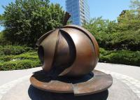 China Modern Park Art Decoration Bronze Apple Sculpture Large Size Anti Corrosion Custom for sale