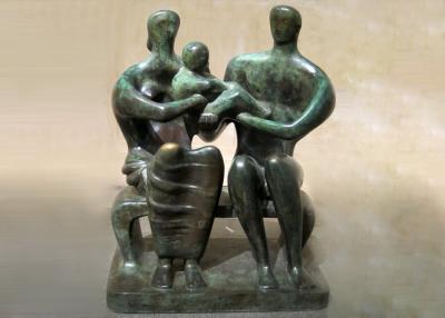 China Handmade Life Size Bronze Family Statue Patina Finish Custom Size for Garden Plaza Decoration for sale