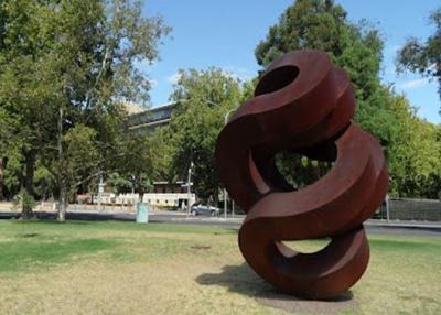 China Spiral Corten Steel Garden Sculpture 2.5m Height Rusted Iron Outdoor Art for sale
