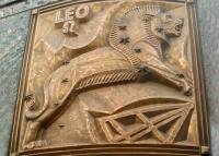 China Large Bronze Leo Relief Wall Art 150cm 200cm 220cm Custom Sizes for Indoor Outdoor Decoration for sale