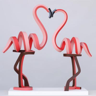 China Fiberglass Pink Flamingo Sculpture 71x76x26cm Customizable Outdoor Garden Art for sale
