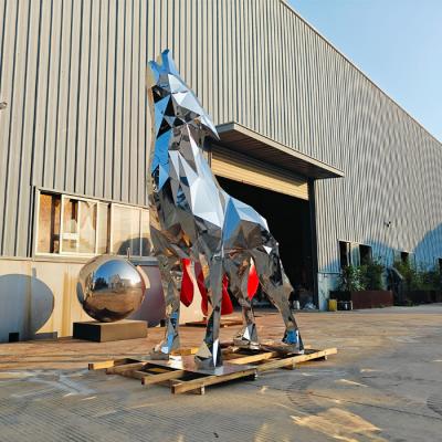 China 3-Meter Stainless Steel 316L Geometric Wolf Sculpture with Mirror Finish for Outdoor Landscapes for sale