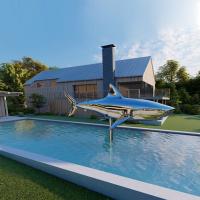 China Outdoor Swimming Pool Decoration Stainless Steel Shark Sculpture 250cm Length Polished for sale