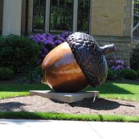 China Giant Brass Bronze Casting Acorn Outdoor Sculpture Statue Custom Size Painted Finish for sale