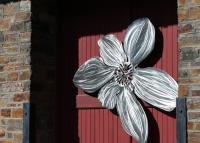 China Brushed Stainless Steel Outdoor Metal Flower Sculpture Custom Size for Public Decoration for sale