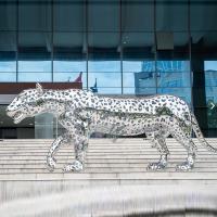China Polished Stainless Steel Leopard Sculpture 250cm Outdoor Plaza Villa Garden Decoration for sale