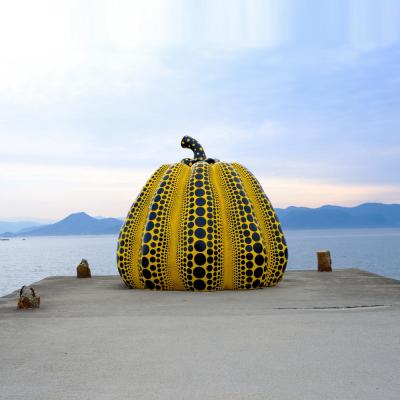 China Modern Contemporary Colorful Outdoor Fiberglass Pumpkin Sculpture 150cm H for sale