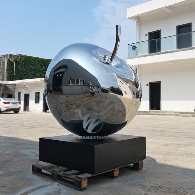 China Grade 316 Stainless Steel Mirror Apple Sculpture 145cm Outdoor Garden Art for sale