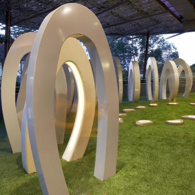 China Custom Outdoor Modern Decorative Steel Sculpture Metal Statue Stainless Steel Painted for sale