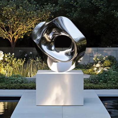 China Grade 316 Stainless Steel Mirror Polished Garden Sphere Sculpture 120cm H for sale
