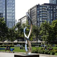 China Mirror Polished 316L Stainless Steel Abstract Sculpture Contemporary Outdoor Art Custom Size for sale
