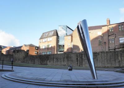 China Giant Stainless Steel Outdoor Sculpture 200 cm Tall Polished Finish Public Art Decoration for sale