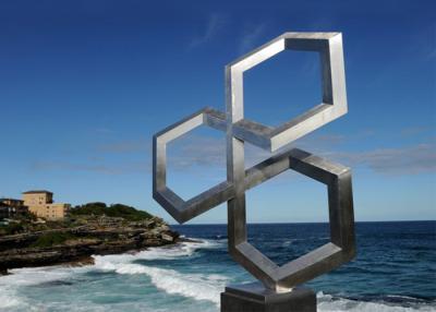 China Modern Seaside Decoration Corrosion Resistant Stainless Steel 316 Sculpture 200cm Height for sale