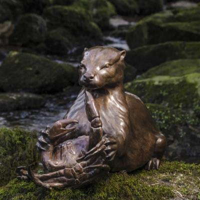 China Custom Bronze Otter Steel Sculpture Garden Art Decor 1pc Indoor Outdoor for sale