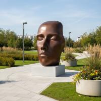 China Modern Large Outdoor Bronze Human Face Sculpture Antique Metal Art Statue for Garden Park Yard Decor Custom Size for sale