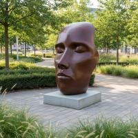 China Modern Large Outdoor Bronze Human Face Sculpture Antique Metal Art Statue for Garden Park Yard Decor Custom Size for sale