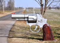 China Stainless Steel Gun Sculpture 150 cm Custom Size Garden Art Corrosion Resistant for sale