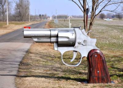 China Stainless Steel Gun Sculpture 150 cm Custom Size Garden Art Corrosion Resistant for sale
