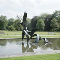 China Outdoor Bronze Crane Sculpture Flying Birds Garden Statue Water Feature Pond Decor Large Metal Patina Finish Landscape Custom for sale