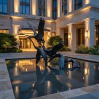 China Outdoor Bronze Crane Sculpture Flying Birds Garden Statue Water Feature Pond Decor Large Metal Patina Finish Landscape Custom for sale