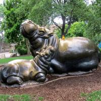 China Bronze Mother and Baby Hippo Sculpture for sale