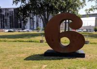 China Corten Steel Number 6 Garden Sculpture 150 cm Rusty Finish Metal Decorative Art for sale