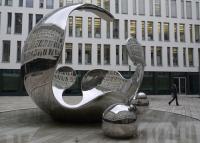 China Large Garden Decoration Art Polished Stainless Steel Sculpture Custom Size 200cm for sale