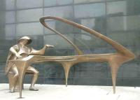 China Custom Bronze Pianist Statue 250 cm Modern Art Decoration for Garden for sale