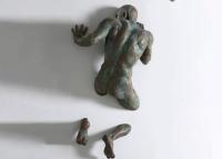 China Life Size Patina Cast Bronze Wall Mounted Man Sculpture - Custom Size Bronze Art for Indoor & Outdoor Decor for sale