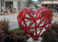 China Custom Painted Stainless Steel Heart Garden Sculpture 1pc Outdoor Decor for sale
