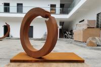 China 1.5m Corten Steel Ring Sculpture Abstract Garden Art Weathering Steel Decor for sale