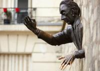 China ODM Life Size Outdoor Wall Decorative Casting Bronze Man Statue for sale