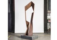 China 200cm Corten Steel Crazy Balance Sculpture with Rust Finish and Black Granite Base for Garden Decoration for sale