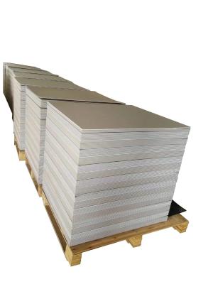 China 2mm 2.5mm Thickness Grey Cardboard Sheets Uncoated Recycled Grey Chipboard for sale