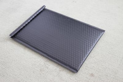 China matt black metallic bubble mailer 150*200+40mm gloss waterproof metallic bubble envelop for shipping for sale