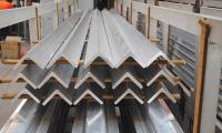 China Hot Rolled  Carbon Steel Stainless Steel Alloy Steel Angles 1-30mm 15-400mm 6m 9m 12m for sale