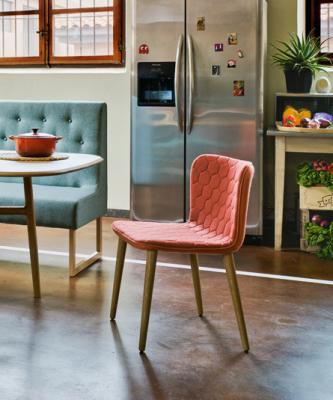 China Wooden Leg Fiberglass Dining Chair Modern Fabric Upholstered Cover 46cm High for sale