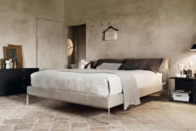 China Moov Modern Upholstered Bed Full Size Platform Soft Replica Customize for sale