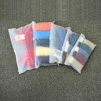 China 100pcs/Pack Custom Logo Matte Clothes Hoodies Ziplock PE Bags Zippers Bags for Garments Slider Frosted Zipper Plastic Bag for sale