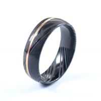 China Custom 8mm Hammered Black Damascus Steel Ring with Rose Gold Plating for Men's Wedding Band for sale