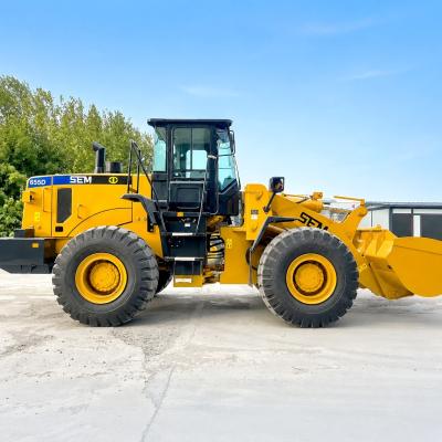 China 5 Ton SEM 655D Wheel Loader Pay Loader with Heavy Duty Rock Bucket Widely Used in Kenya for Quarry Stone Loading for sale
