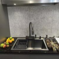 China Undermount Stainless Steel Kitchen Sink with Drainboard for sale